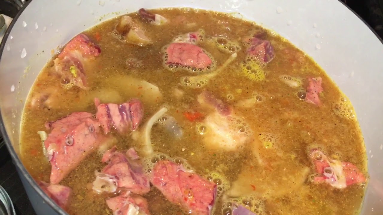 HOW TO MAKE NIGERIAN YAM GOAT MEAT PEPPER SOUP(SPICY) - YouTube