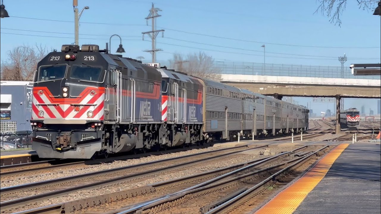 Trains on the BNSF Racetrack - YouTube