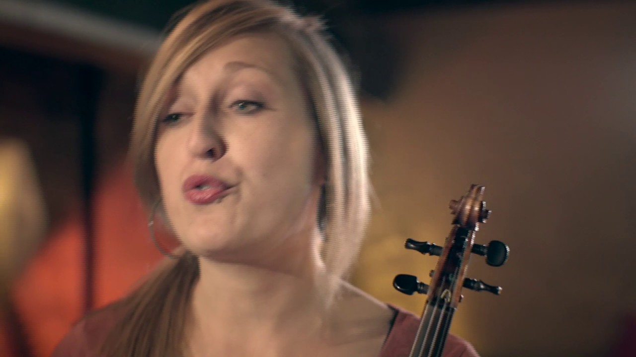 Gert & Emma - Back it up (cover for LoveSound) - YouTube