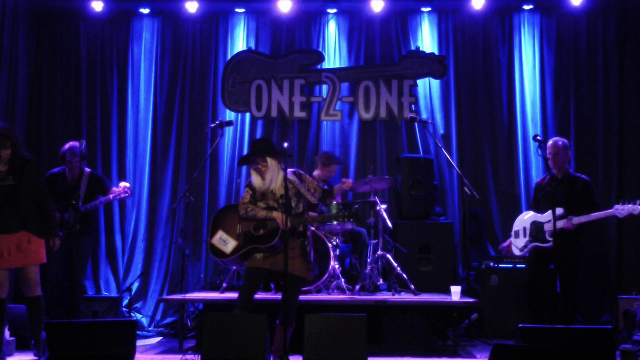 Jaimee Harris band #1 - 121 bar Austin TX 11-17-16 - YouTube