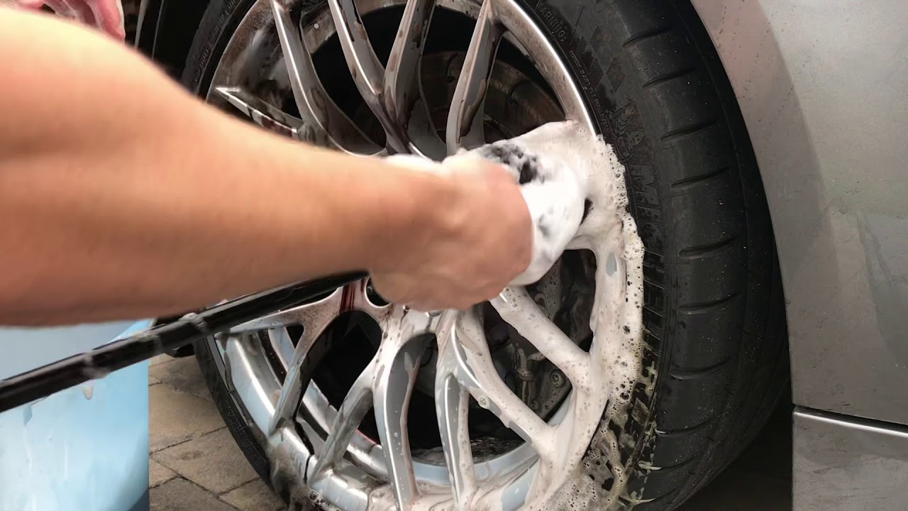 The best way to clean wheels! - YouTube