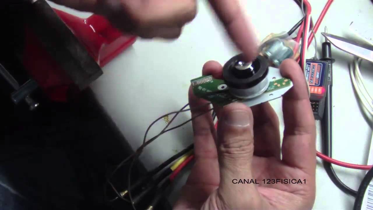 Aeromodelismo MOTOR CD ROM EM BRUSHLESS - YouTube