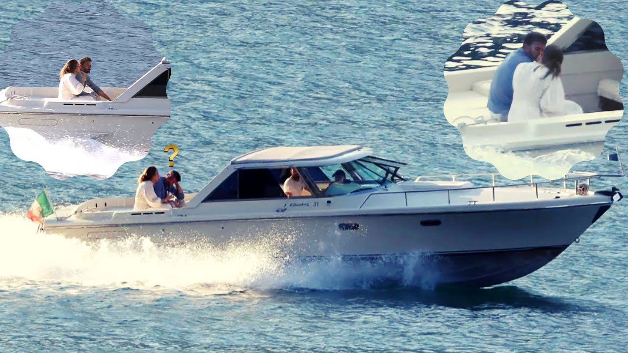 Jennifer Lopez & Ben Affleck A Loving Kiss In Boat Ride During Italy ...