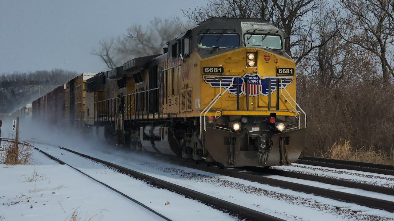 BNSF, UP & KCS MADNESS! Train action featuring KCS Christmas train, ️ ...