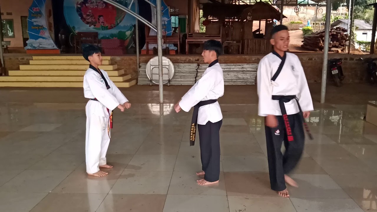 Nhất thế đối luyện bài quyên 3 taekwondo - YouTube