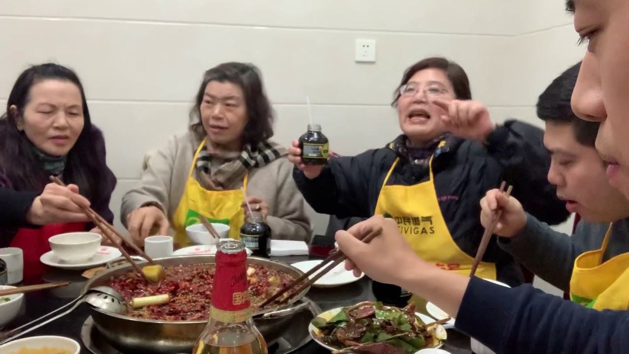 Frog hot pot very spicy - YouTube