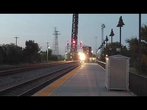 Eastbound NS Light Power heads into Lamberts Point Coal Terminals - YouTube