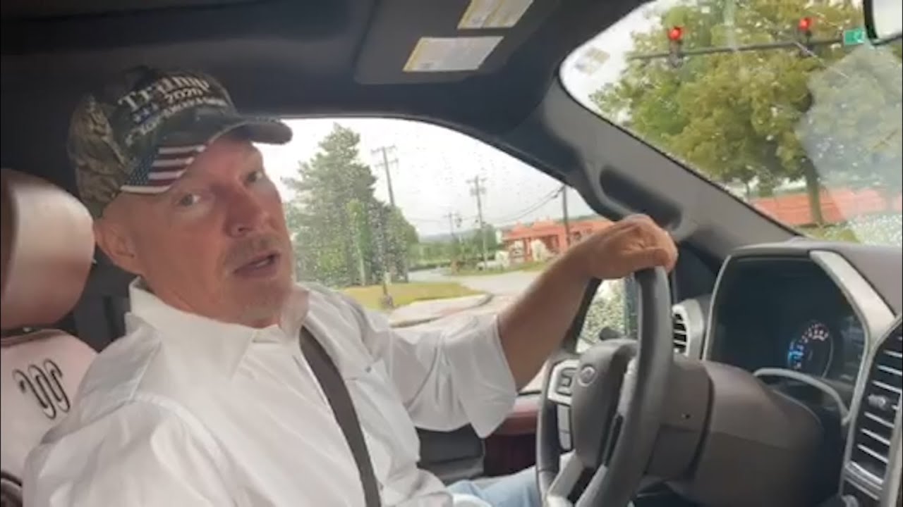 Eric Deters The Bulldog Wishes Donald Trump Happy Birthday - YouTube