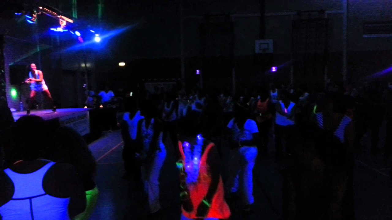 Zumba - glow in the dark party - 07-10-2012 - YouTube