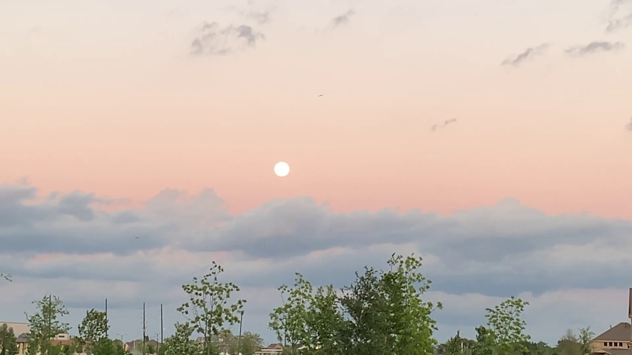 Houston, Texas - Moonrise During Sunset - YouTube