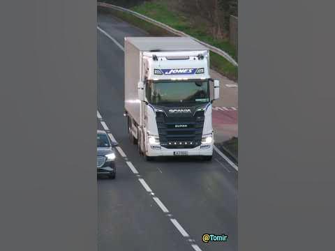 SCANIA Super 660S V8 - Jones - A1(M) motorway #truckspotting #tomir - YouTube