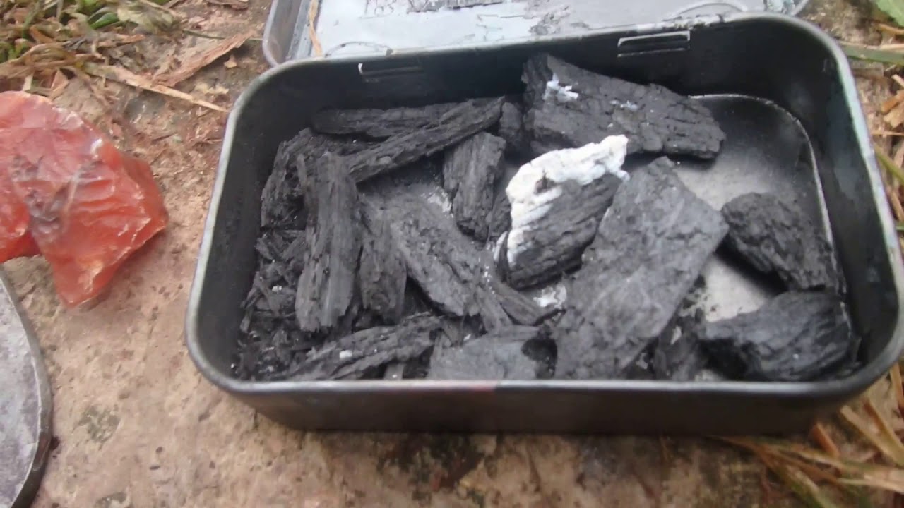 Shewing Sparks with Rocks, Ferrocium & Steel - YouTube