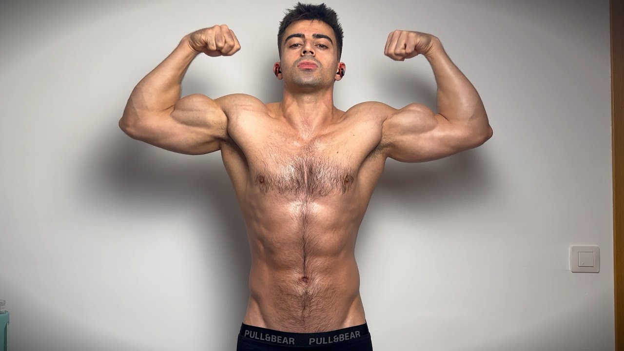 Shoulders Workout & Flexing - YouTube