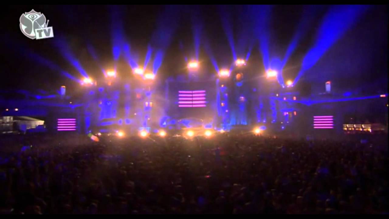 Steve Aoki live at Tomorrowland 2012 HD - YouTube