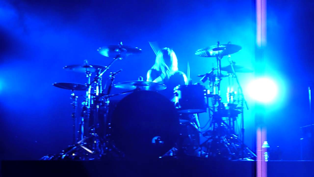Drum Solo at beginning of Never Go Back - Evanescence - Buffalo ...