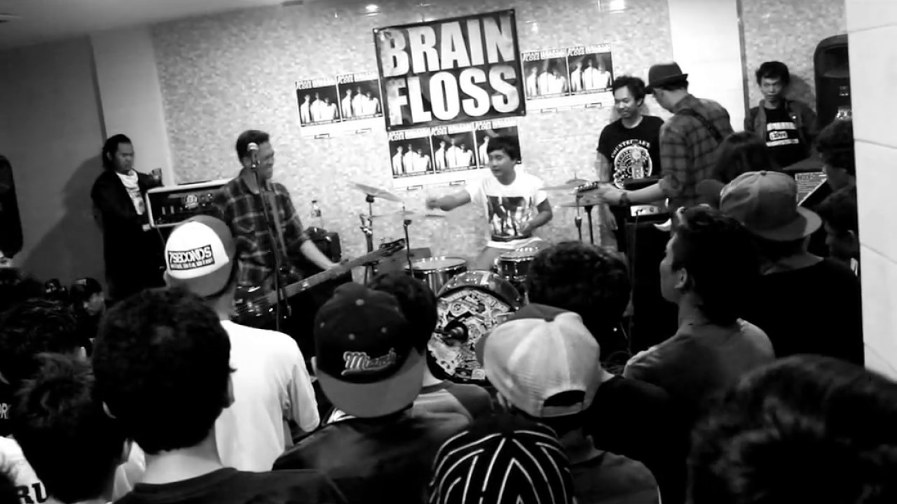 BRAIN FLOSS - Regina Olsen (Live) - YouTube