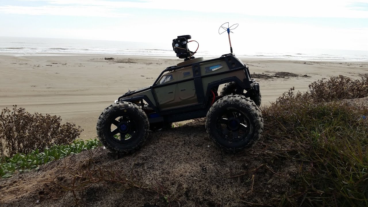 Traxxas Summit FPV Range Test & Dune Crawling - YouTube