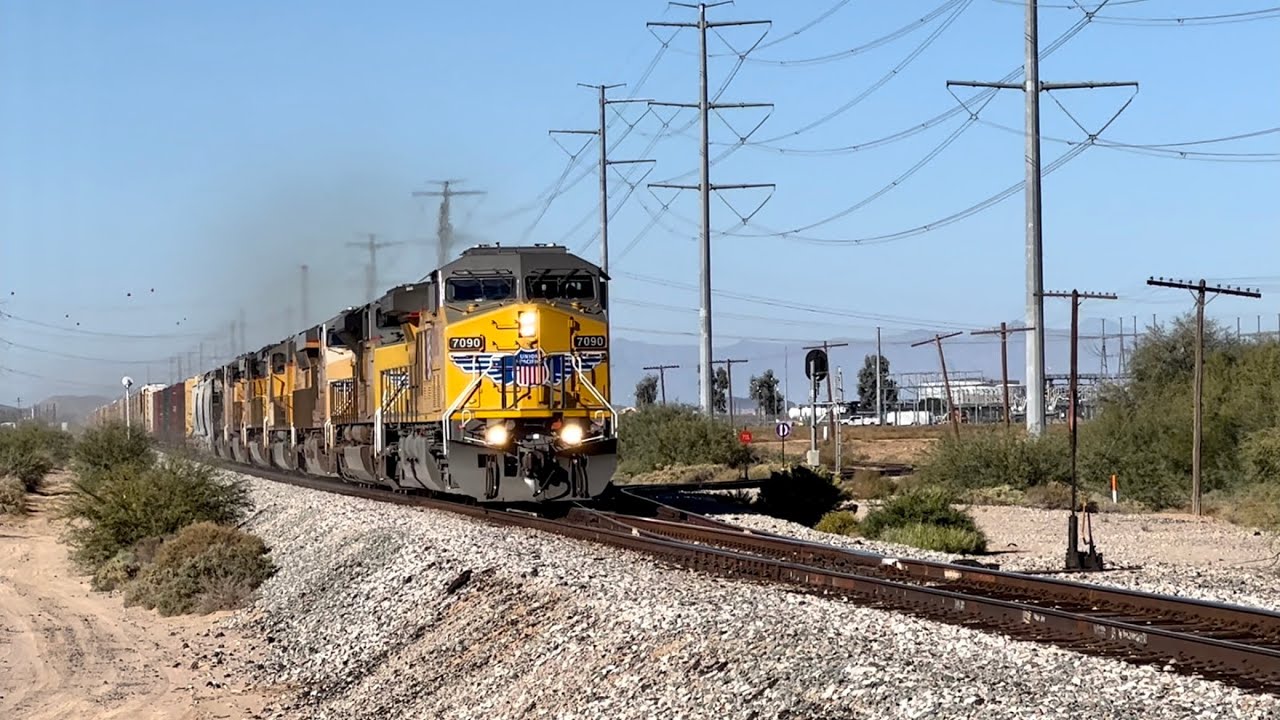 Very fast Phoenix outbound with lots power through Coolidge AZ 10-31-22 ...