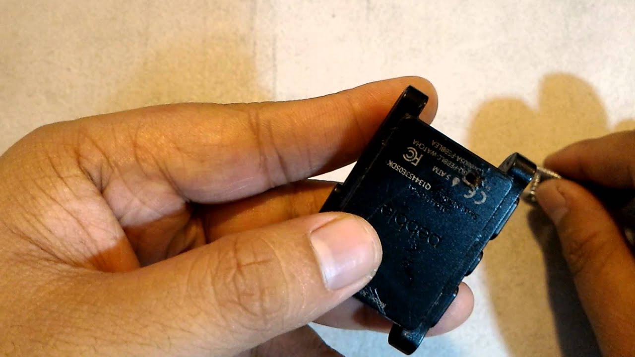 Pebble Watch 1st Gen Screen Tearing Repair guide - YouTube
