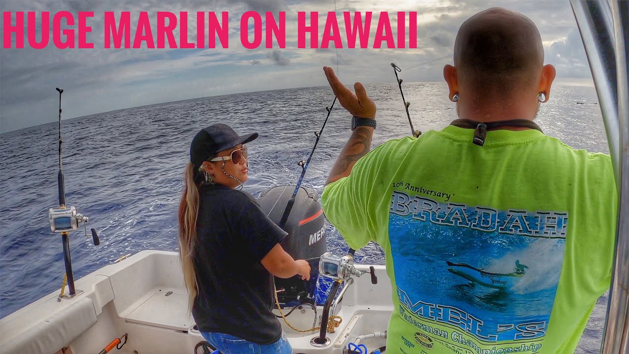 MONSTER MARLIN ON!!!! Hawaii Trolling Boston Whaler 4k - YouTube