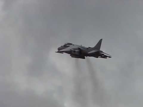 Decolagem vertical de avião caça - YouTube