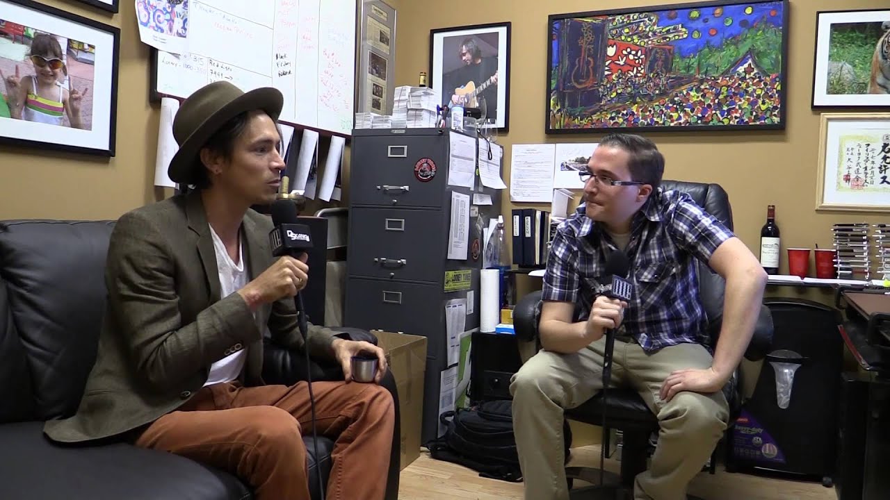 UTG TV EXCLUSIVE: Brandon Boyd Interview At Looney Tunes - YouTube