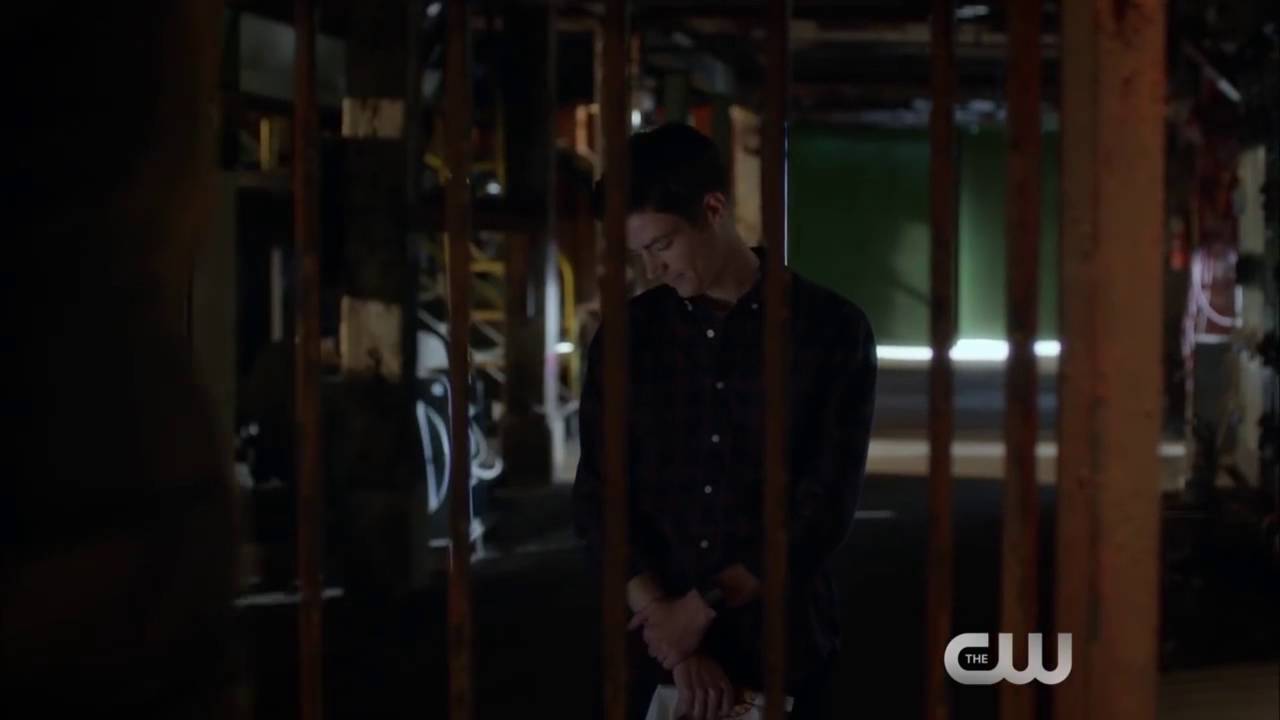 The Flash | Flashpoint Scene 1 | The CW - YouTube