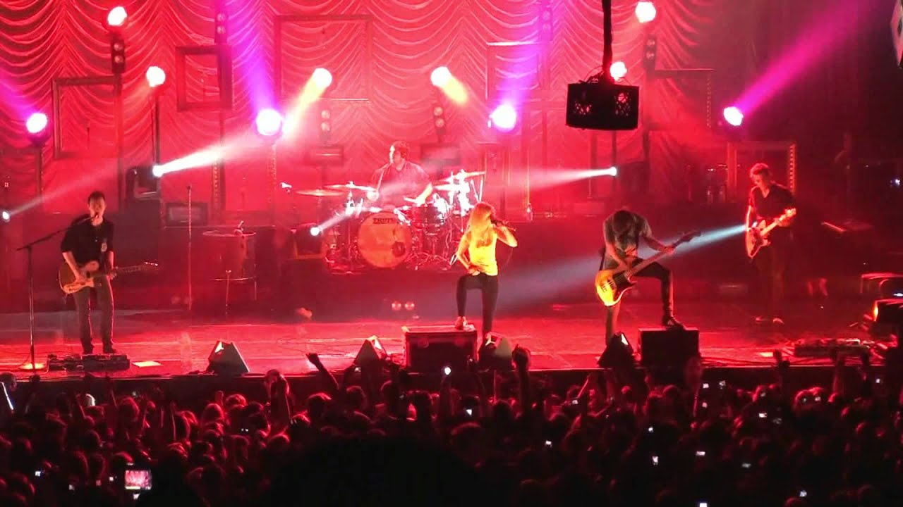 Paramore- "Emergency" (HD) Live in Philadelphia on October 17, 2009 ...