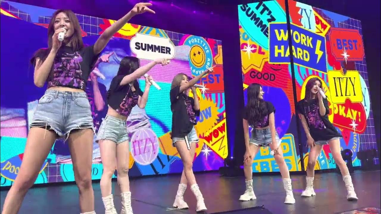 221107 [FANCAM 4K60] ITZY The 1st World Tour "Checkmate" Chicago IT'z SUMMER - YouTube