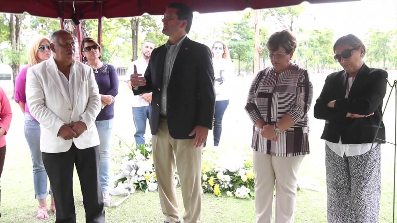 Mensaje Honrando a Luis A. Ferré - YouTube