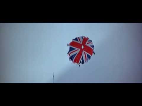 THE SPY WHO LOVED ME - PARACHUTE JUMP - YouTube