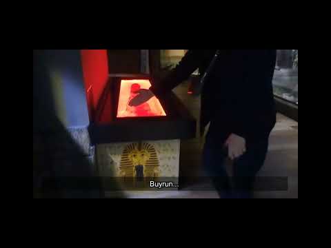 Diamond Tema Firavun'a Dua ediyor