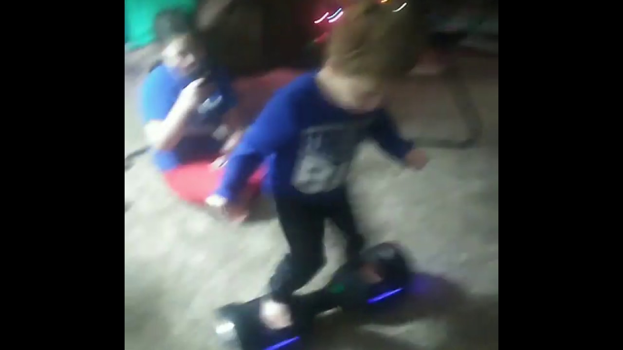 Dancing on hoverboard - YouTube