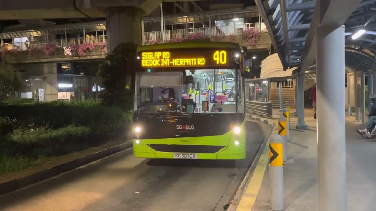 SBS Transit Linkker LM312 [SG3070R] on Service 40 departing Bus Stop ...
