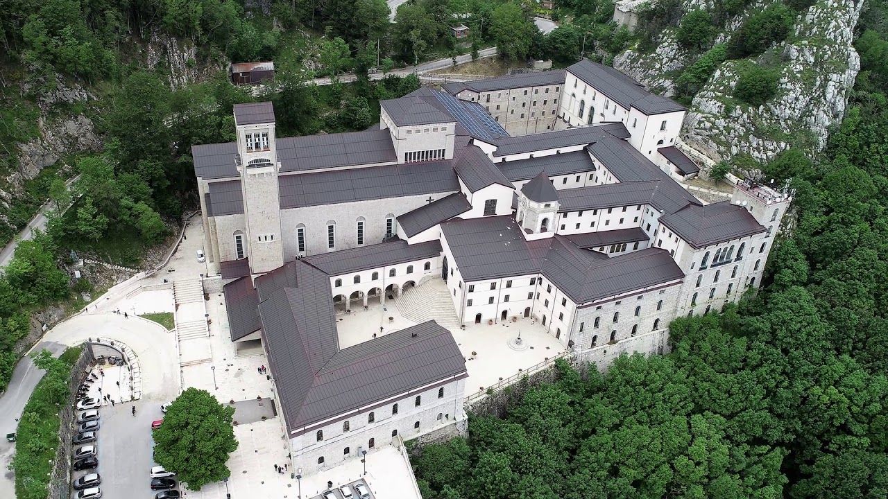 SANTUARIO DI MONTEVERGINE - YouTube