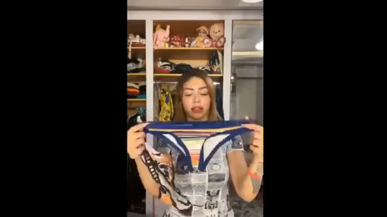 لايف بنت بتعرض الاندرات بتاعتها 🧐🧐 Youtube