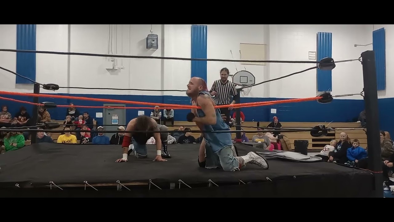 Ron Mathis vs Theo Strong .... Street Fight ... Desire Pro Wrestling 1-6-24 - YouTube
