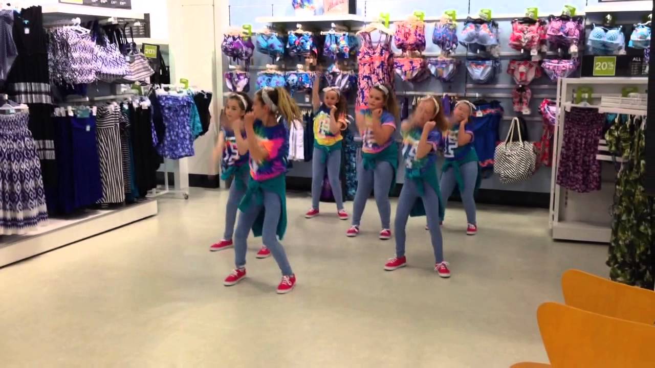 Niamh & FF Dancers @ Debenhams Haverfordwest 17/5/14 - YouTube
