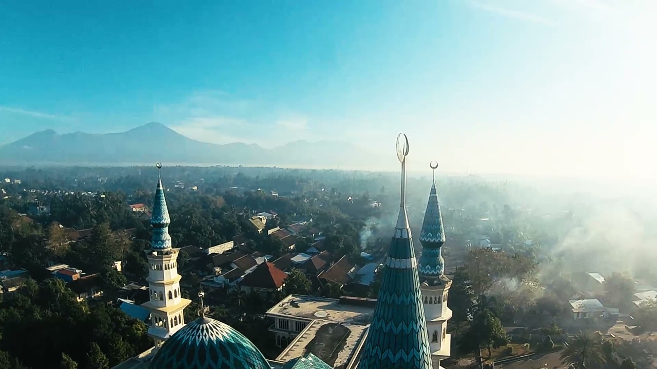 Masjid Agung Al-Mujahidin Selong Lombok Timur (fpv drone) - YouTube
