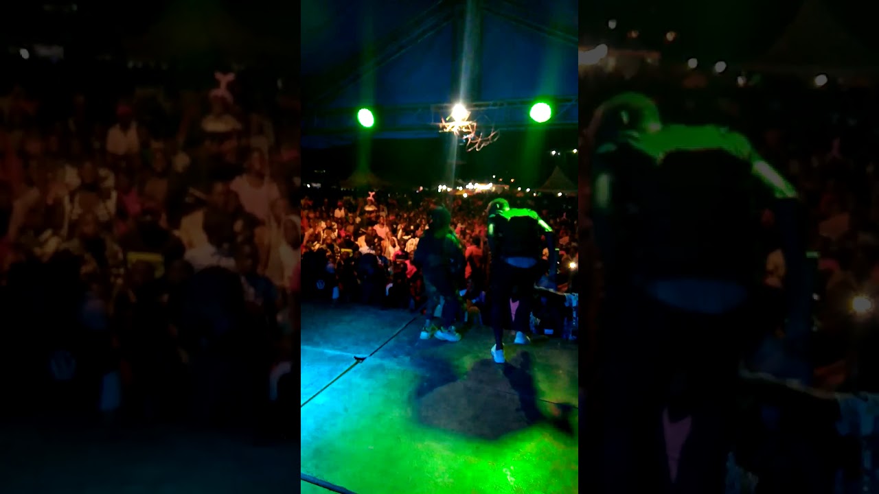 14k Bwongo Ft Fresh KidUg Live on Stage....Busia - YouTube