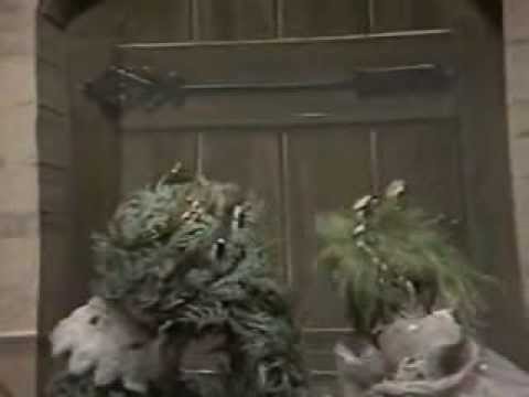 Classic Sesame Street - Maria reads "The Princess & The Mattress" - YouTube