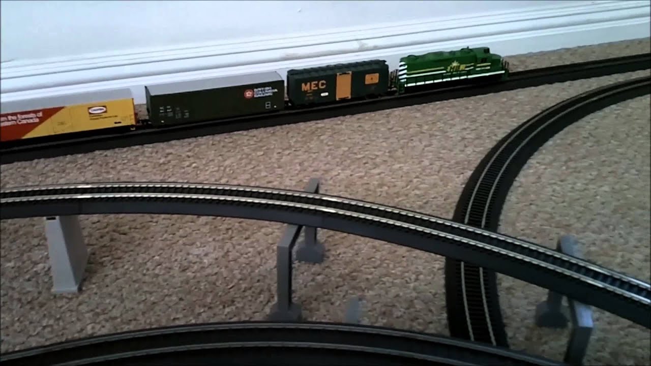 V60 Mehano, Atlas and Model Power trains on power loc & ez track - YouTube