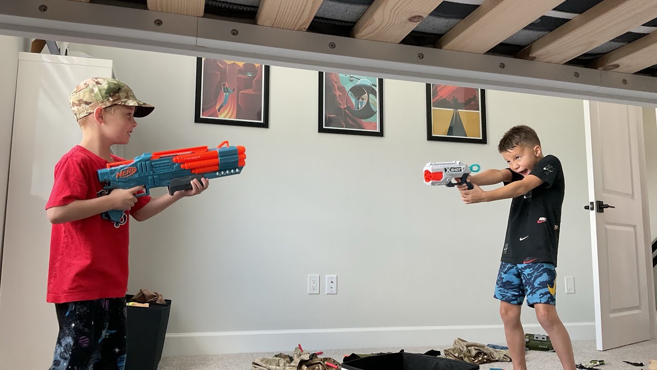 The biggest NERF FIGHT - YouTube