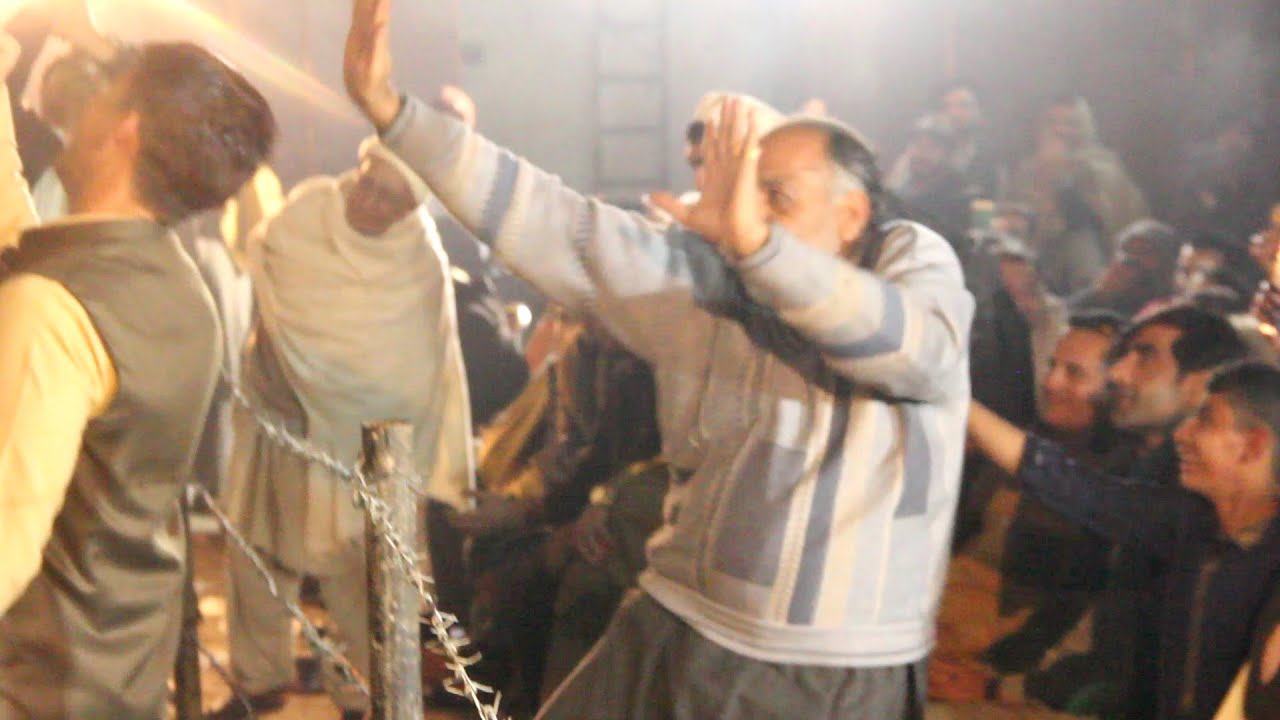 Pashto Mast Baba Dance To Actress On Stage - YouTube