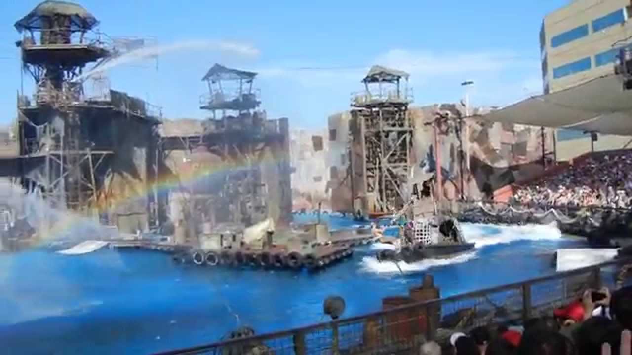 AUSTRALIA WARNER MOVIE WORLD GRAND SHOW - YouTube