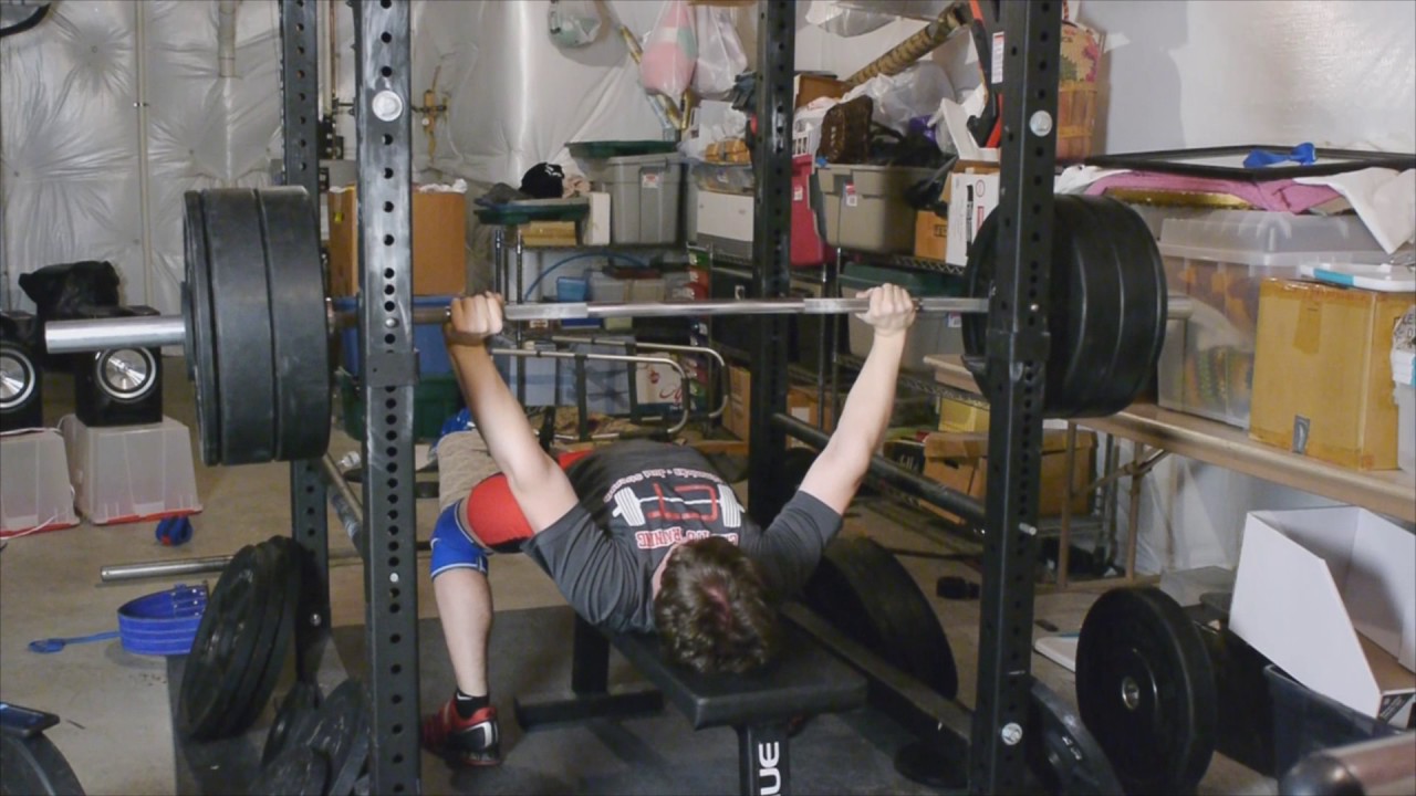 some sets of 250 on bench - YouTube