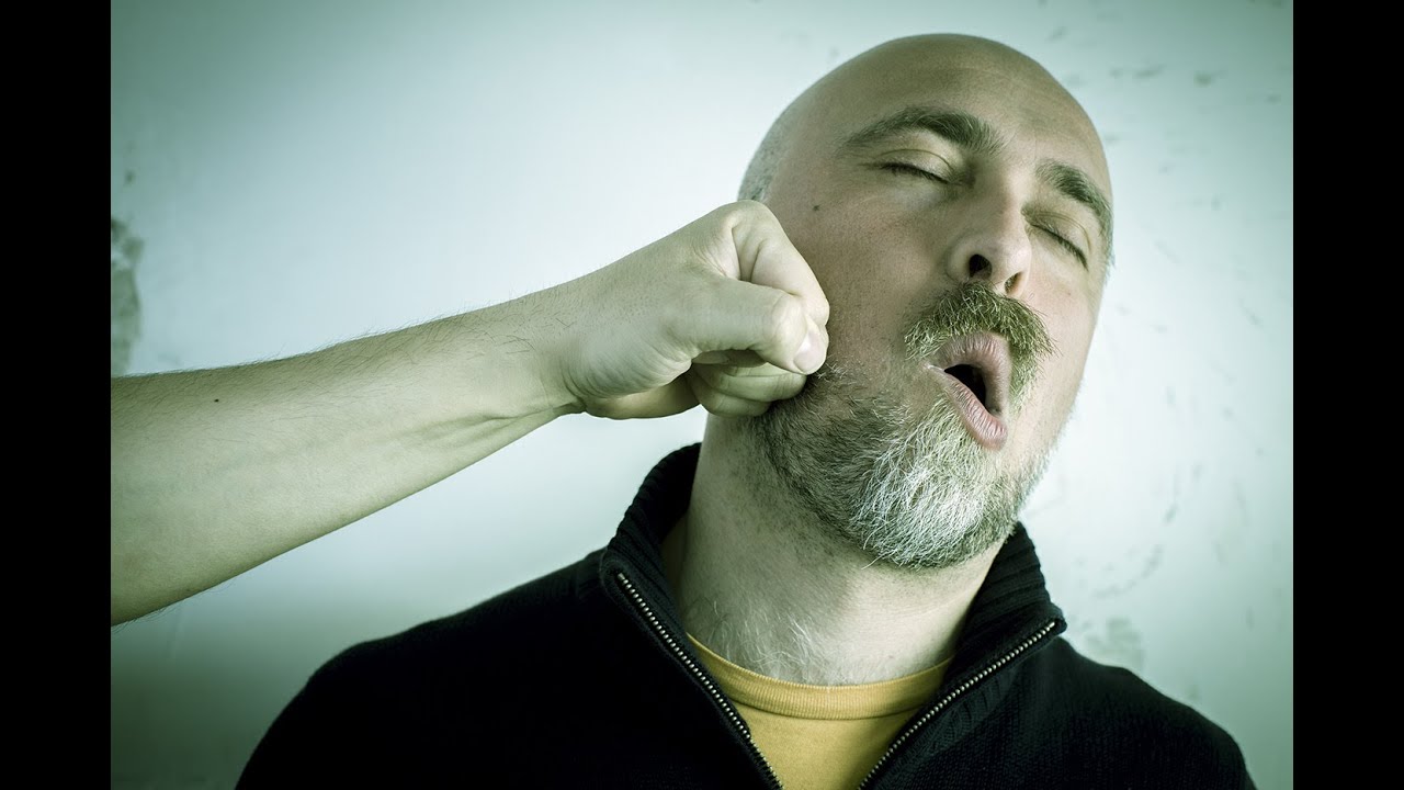 Reading body language to gauge a #fight - YouTube