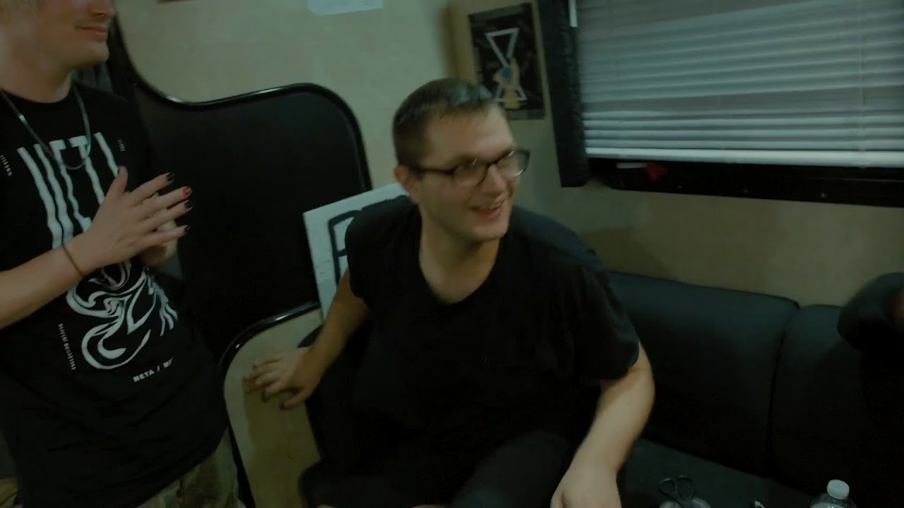 KILLER IN THE MIRROR TOUR PART 3 - YouTube