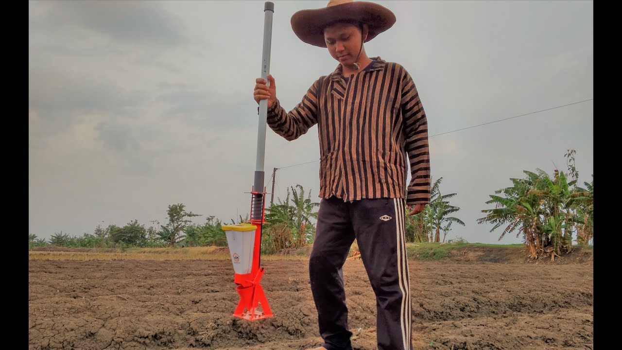 Alat Tanam Biji Altindo (Kacang Hijau, Jagung dan Kedelai) - YouTube