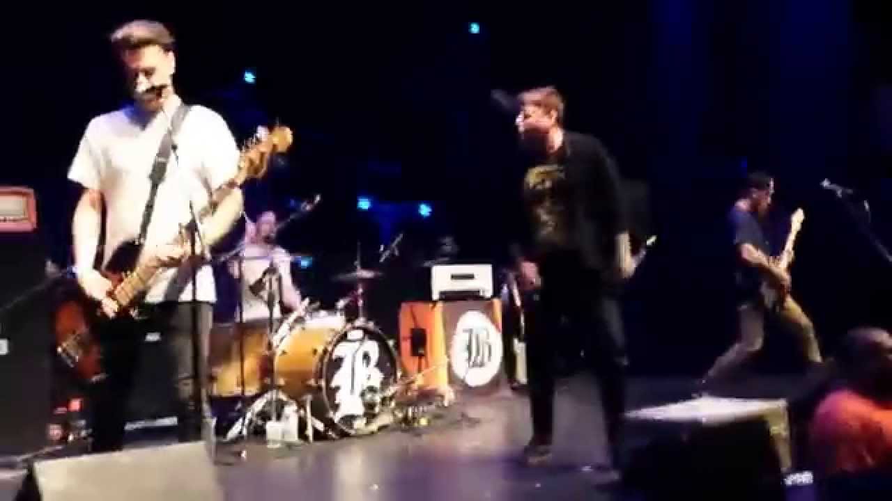 Beartooth- In Between - YouTube